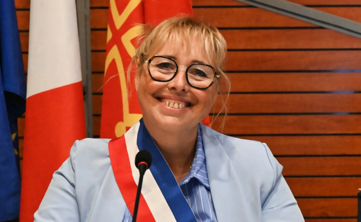Lunel : Paulette Gougeon officiellement installée maire lors du conseil ...