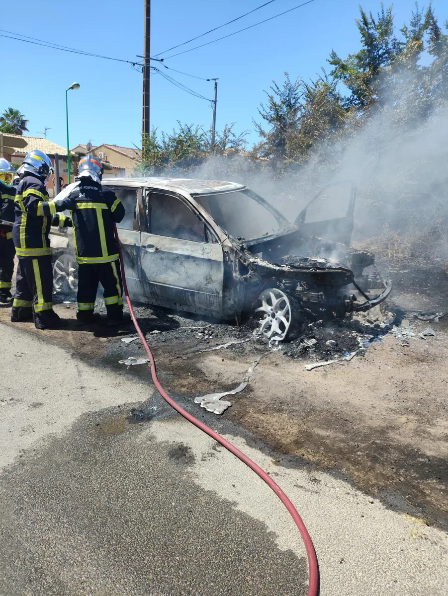 Mèze : une voiture en feu provoque un départ d’incendie à proximité d ...