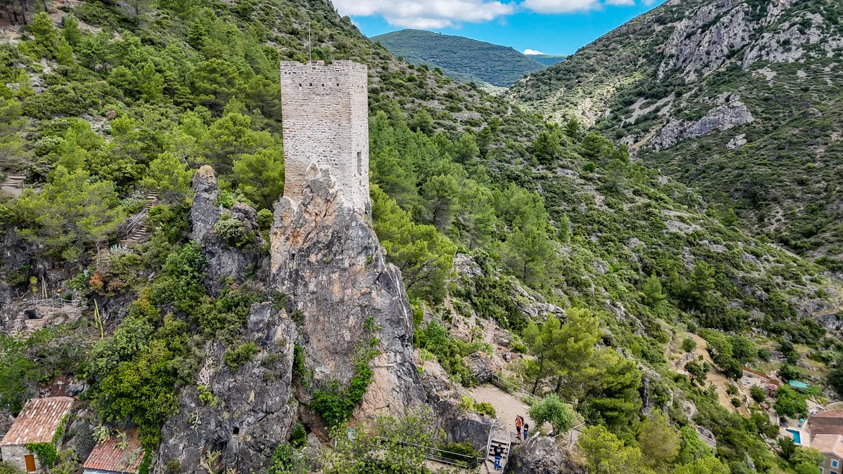 Roquebrun, "le petit Nice" secret de l’Hérault | Hérault Tribune