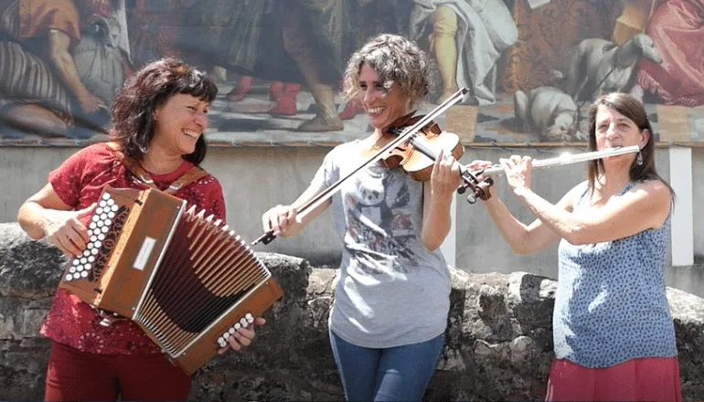 Frontignan : le bal des Grandes Gigues, danser au son de musiques ...