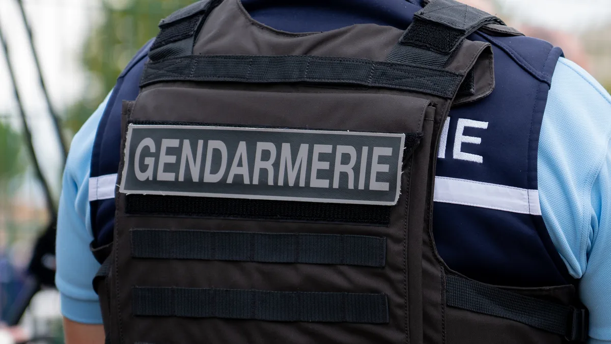 "Il m’a attrapé et mis une gifle" : une cliente porte plainte contre le ...