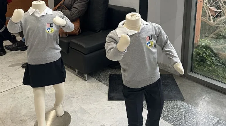 Béziers : uniforme scolaire, "avec ma nouvelle tenue, j'ai l'impression ...
